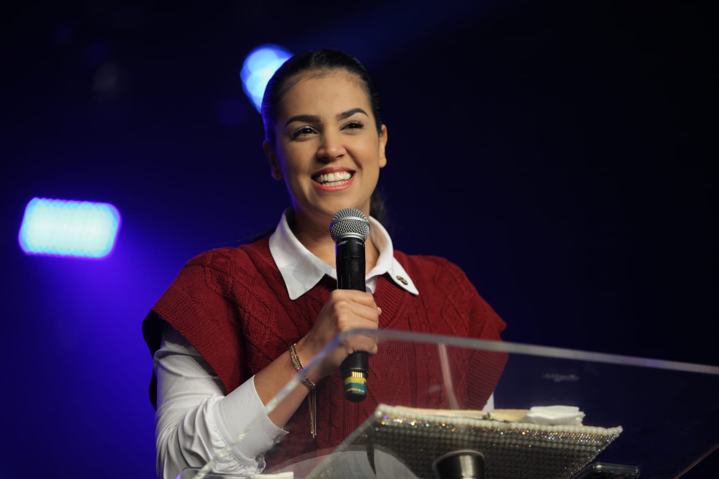 "Existe uma Palavra sobre você e ela não pode ser quebrada", declara pastora Camila Barros ...